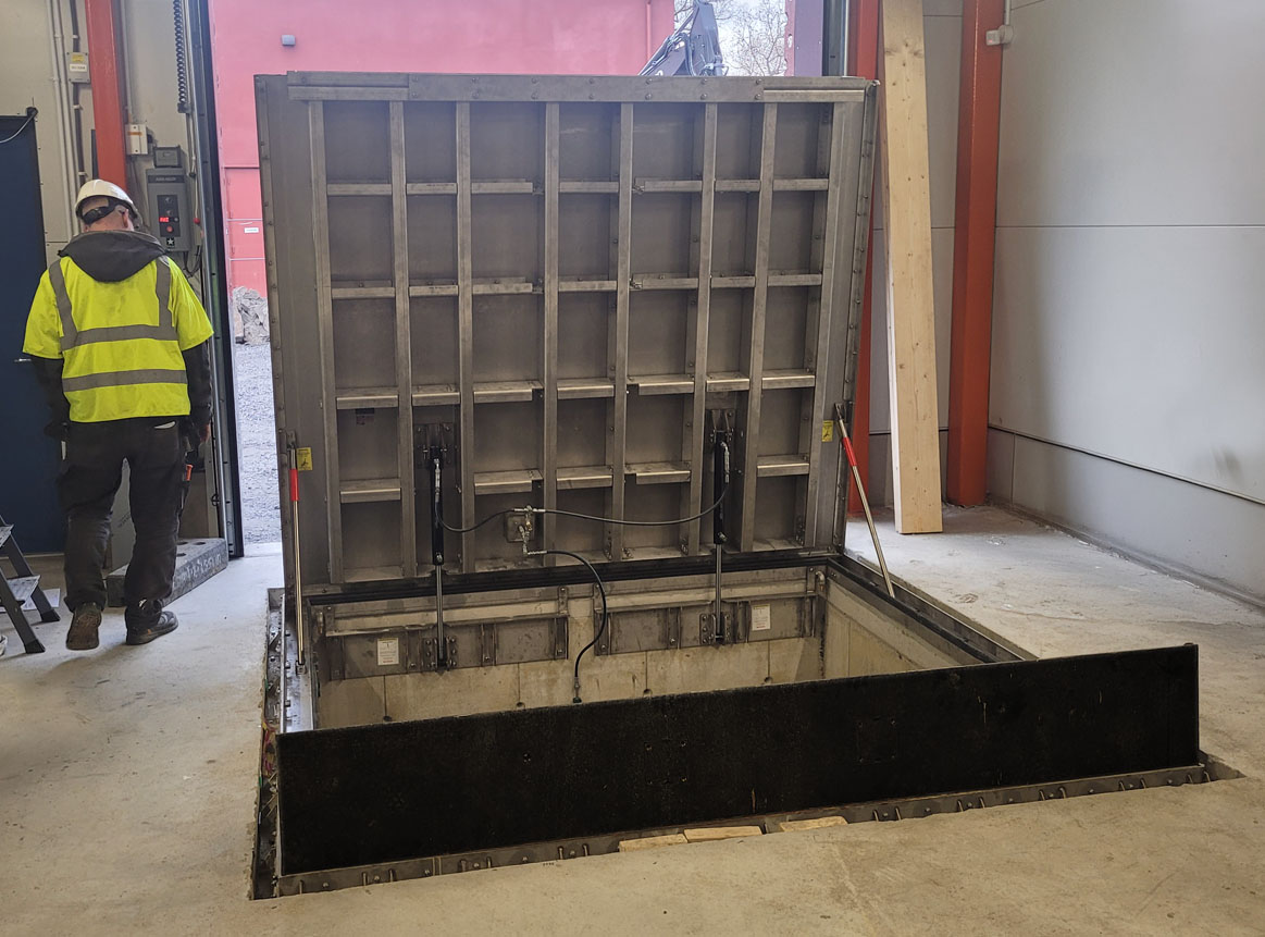 Ice Rink Floor Hatches - Mälarhöjdens Ice Hockey Arena